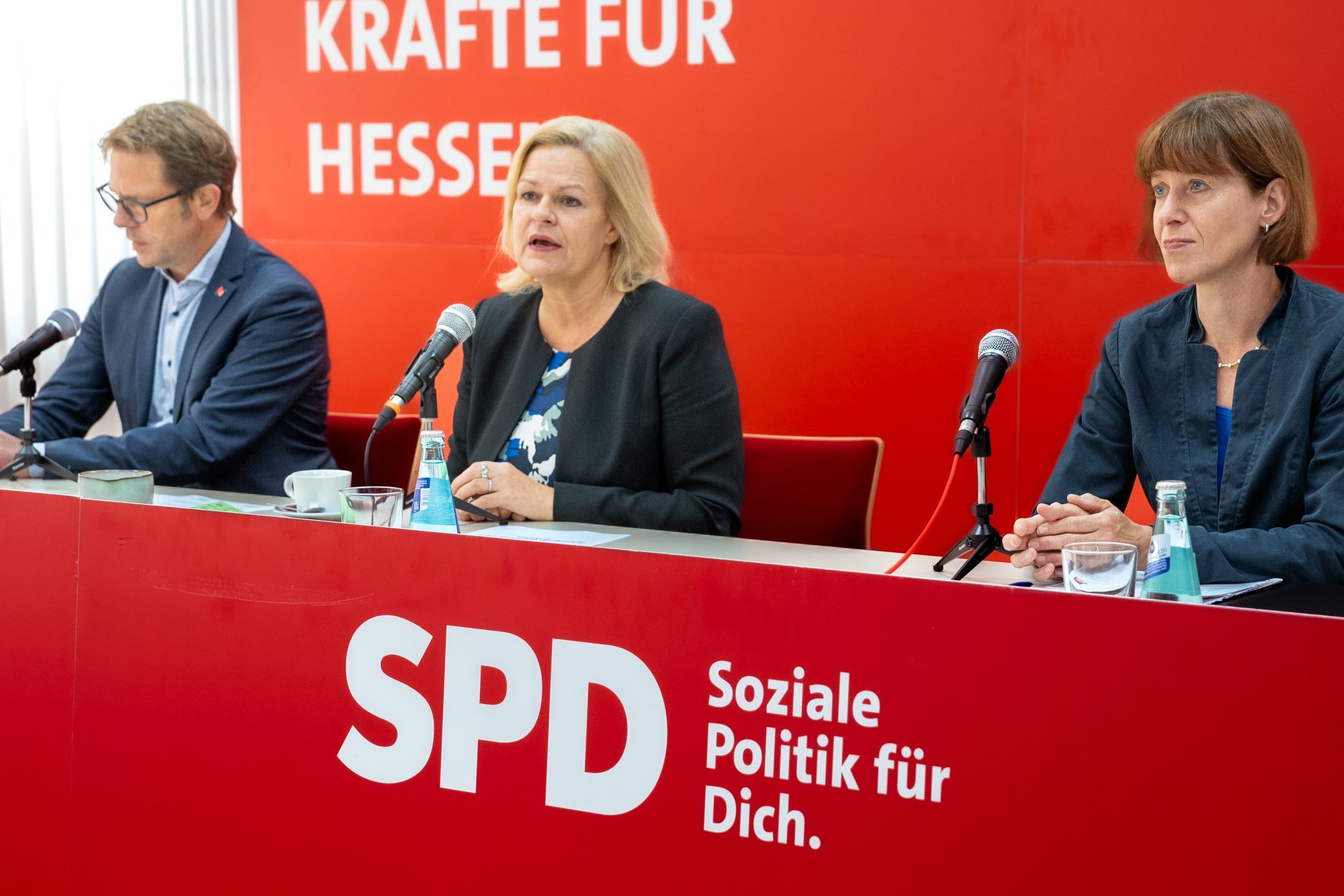Vertrauen gegen Vertrauen – SPD Hessen und DGB stellen Zukunftspakt für ...